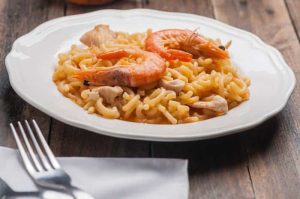 Easy Seafood Fideuá