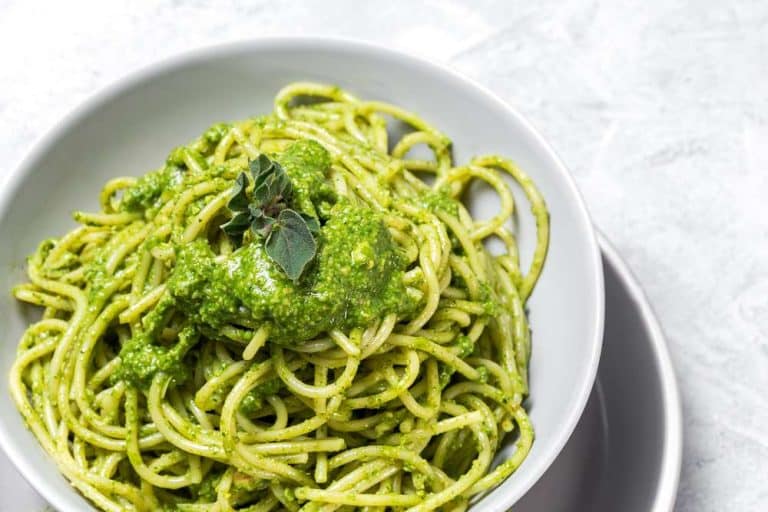 Receta de Tallarines Verdes Peruanos caseros